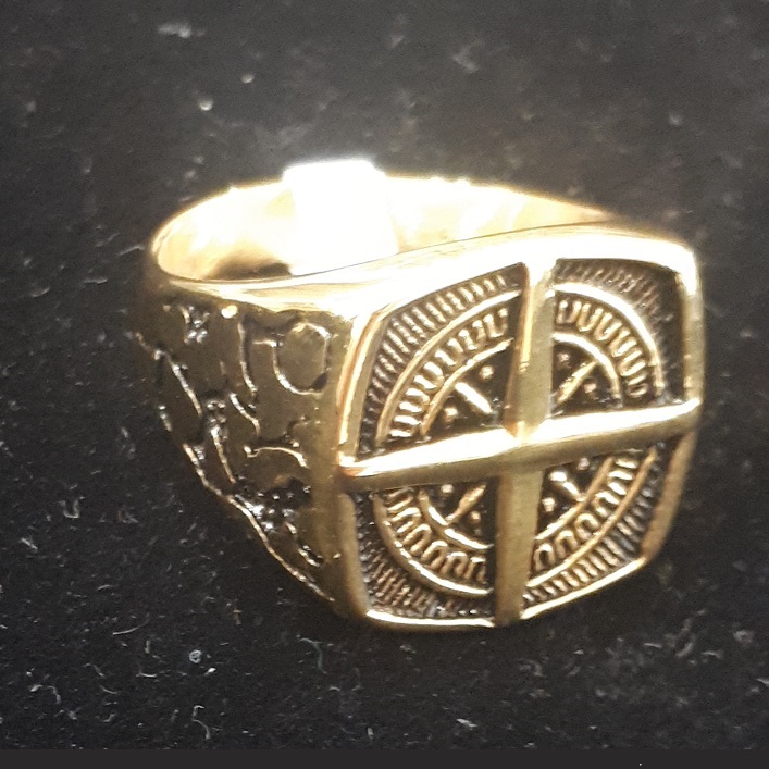 Buy Compass 18 karat gold plated stainless steel raised ring at Best ...